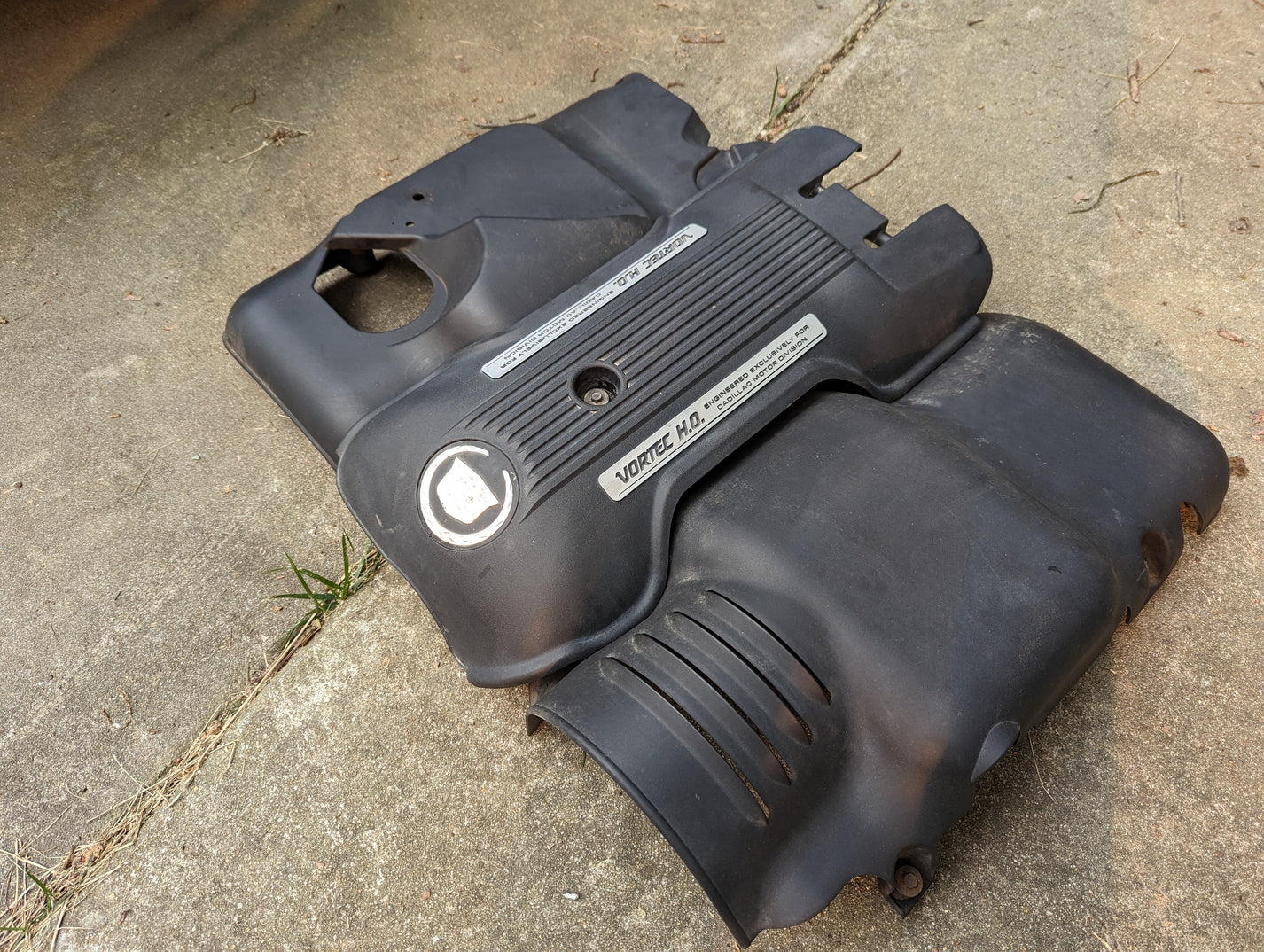 SET Premium Engine Vortec H.O. OEM Intake Cover Set for Cadillac Escal ...