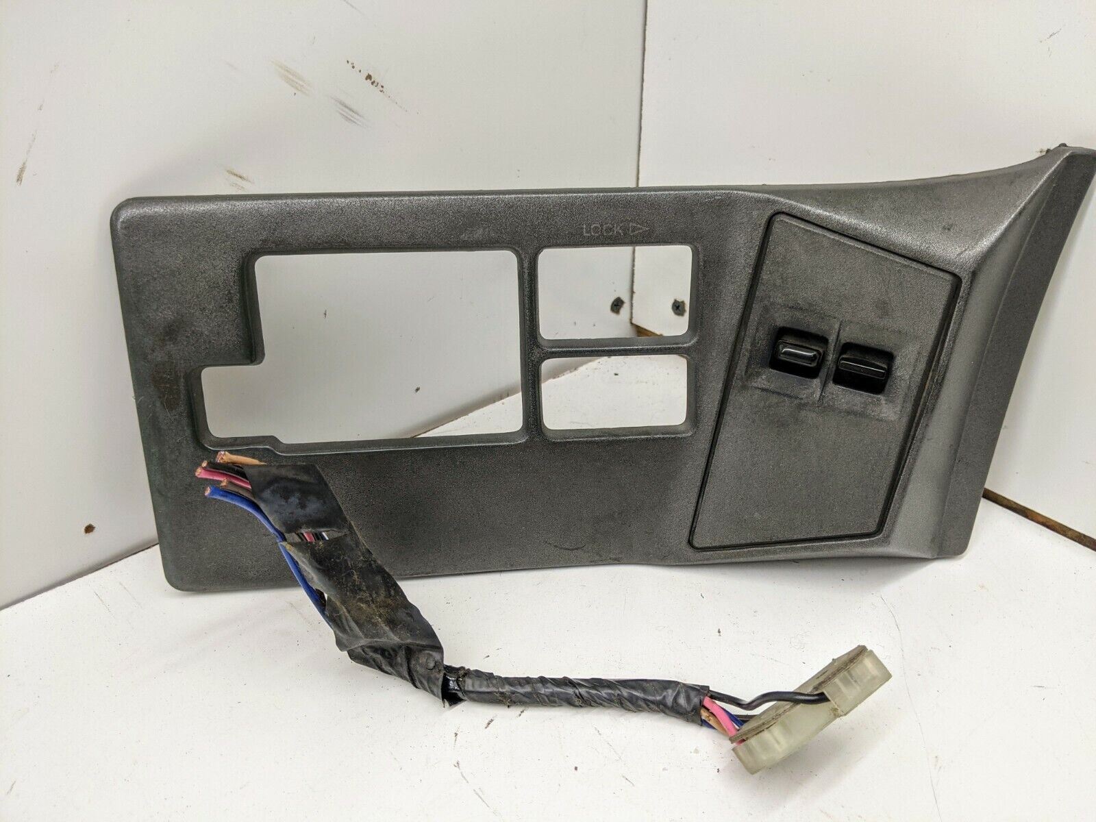 1986-94 Chevy S10 Syclone Typhoon Driver Door Panel Bezel Window Switc ...