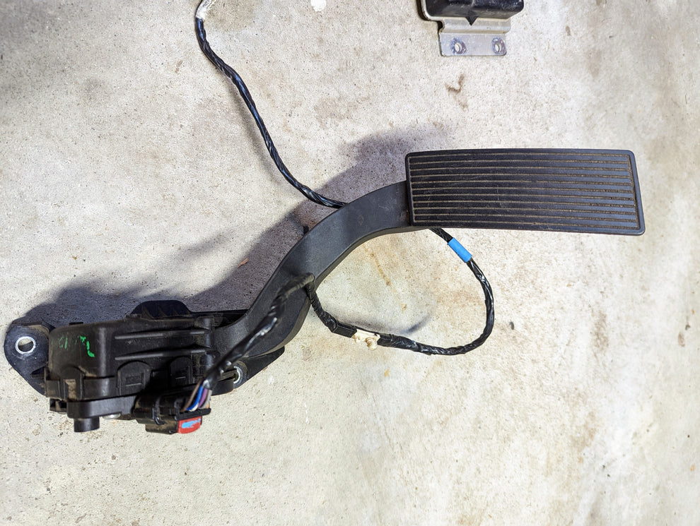 LS Drive By Wire Throttle Pedal & TAC Module for 2006 - 2007 Chevy Sil ...